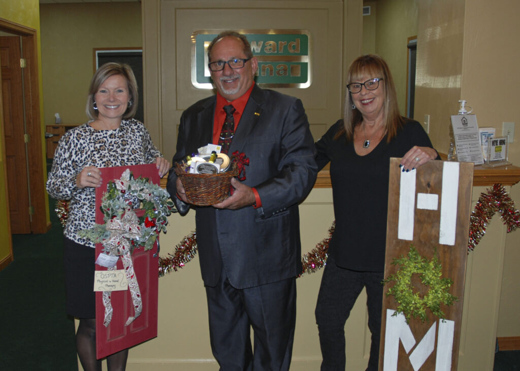 Howard Hanna Simon Chow Chow tradition continues - Mon Valley Independent