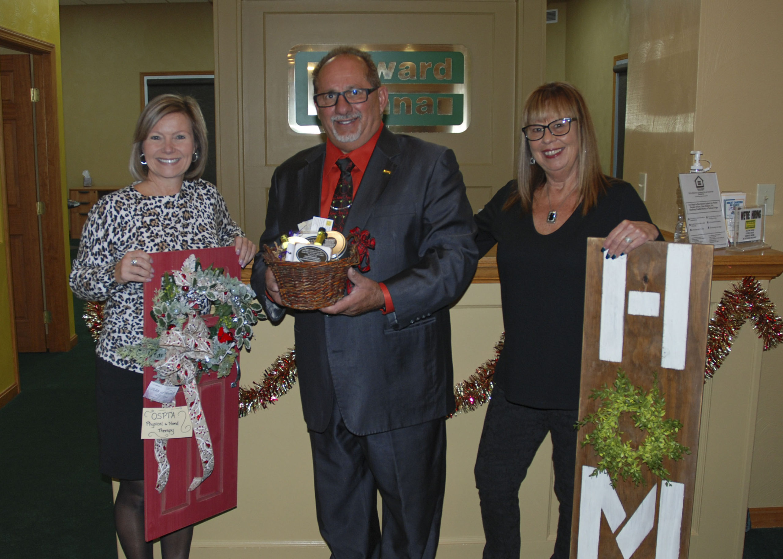 Howard Hanna Simon Chow Chow tradition continues - Mon Valley Independent