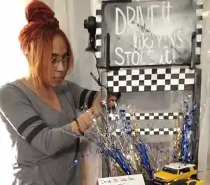 Chair-ity event attracts artists - Mon Valley Independent