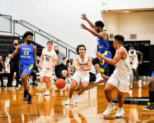 Greyhounds get back on the winning track - Mon Valley Independent