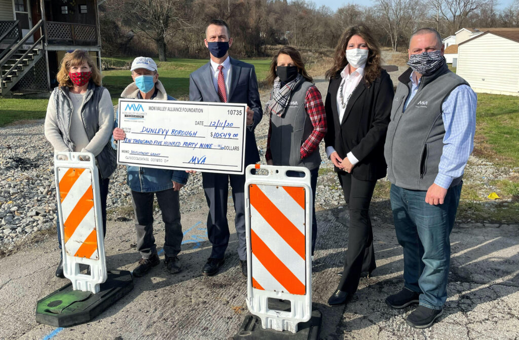 Mon Valley Alliance helps with Dunlevy project - Mon Valley Independent