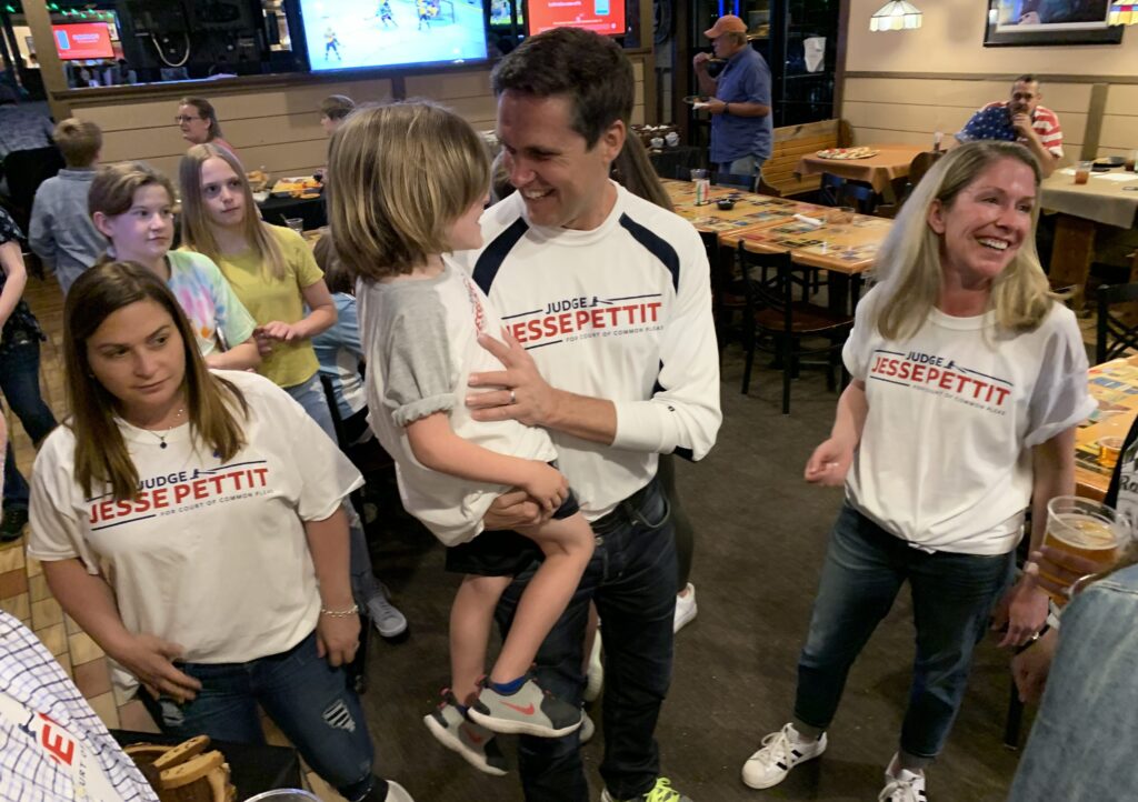 Washington County: Pettit wins Democrat, GOP nod for county judge - Mon ...