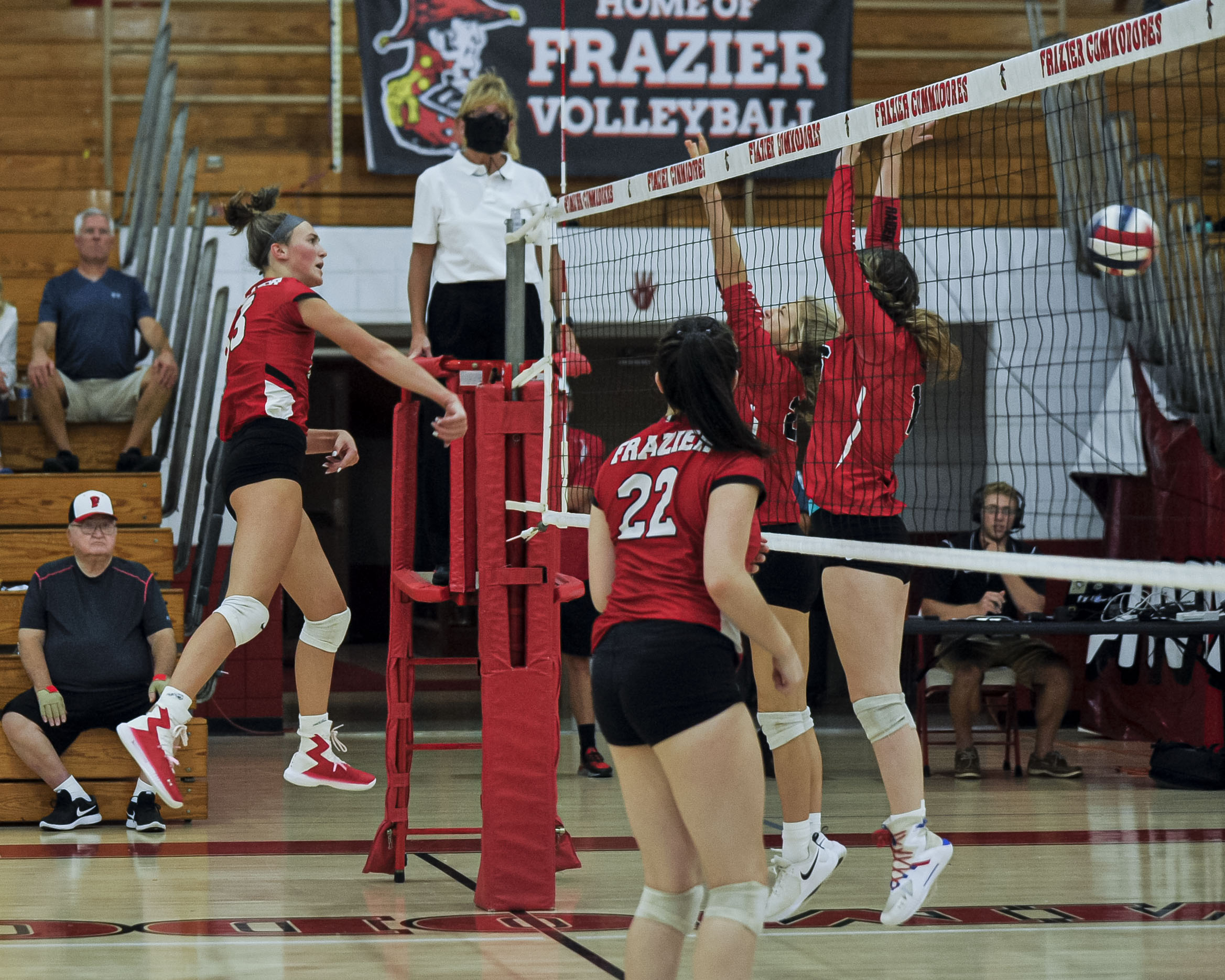 Commodores win battle of section unbeatens - Mon Valley Independent