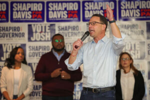 Shapiro, Davis bring campaign to Donora - Mon Valley Independent