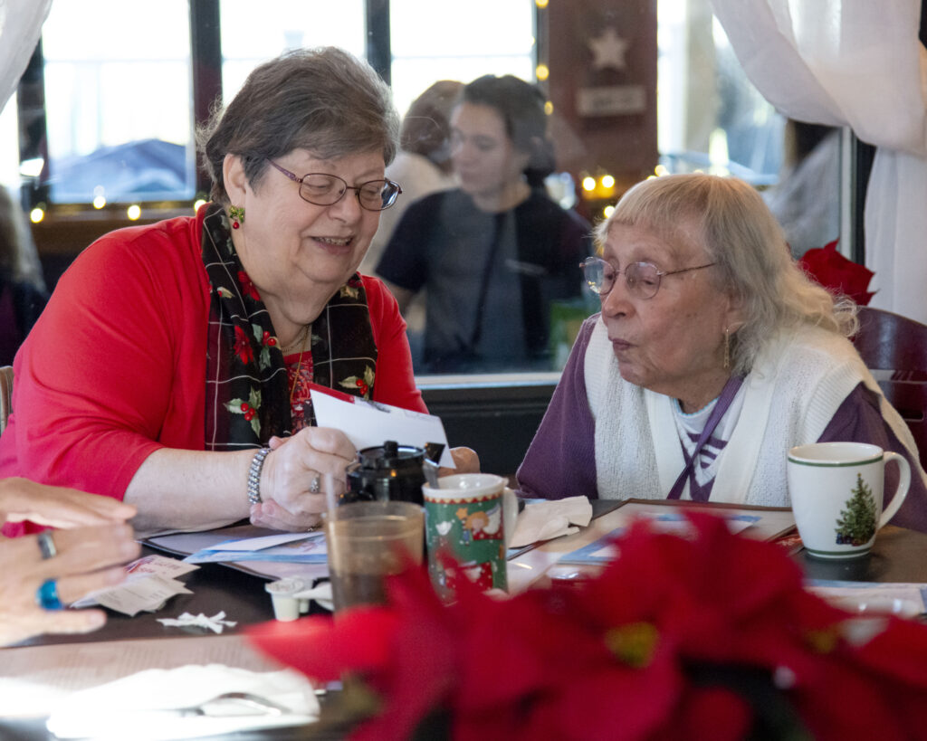 End of an era: Corning/World Kitchen retirees gather for last time ...