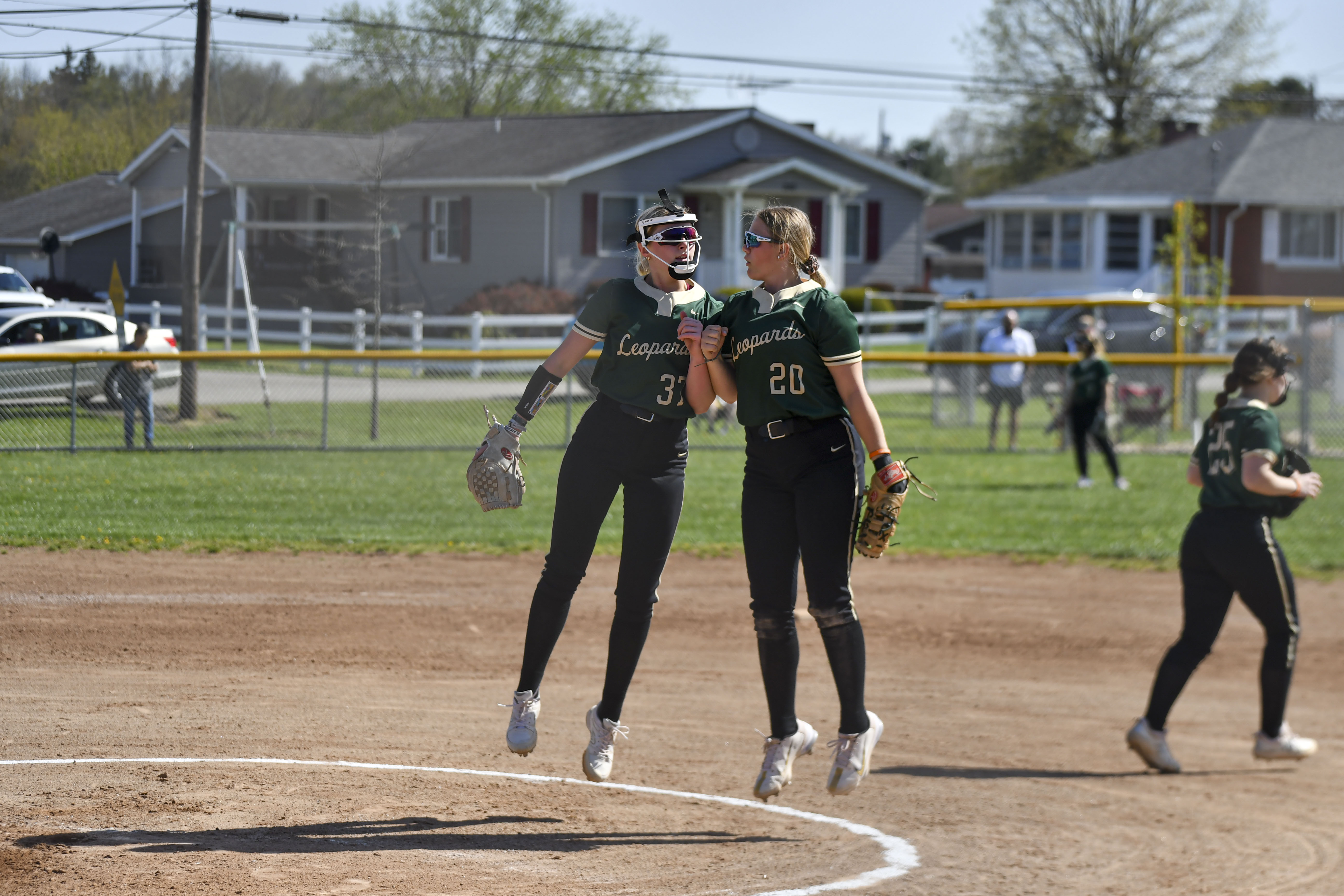 Ross, Leopards roll past Rams - Mon Valley Independent