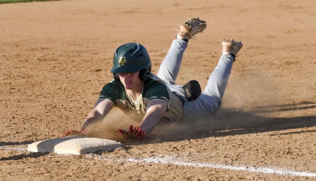 Mustangs roll past Leopards, 13-3 - Mon Valley Independent