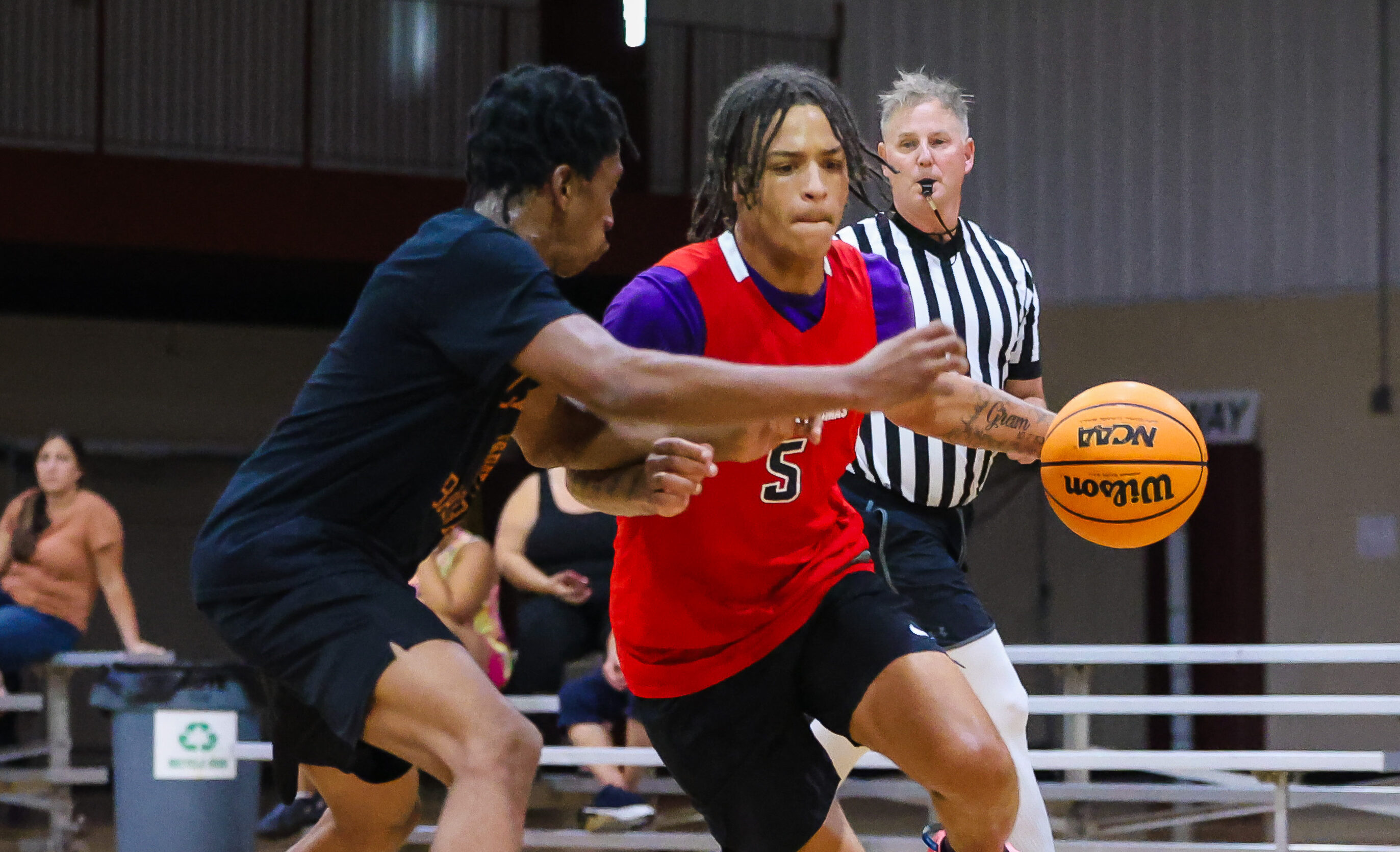 State Farm’s ‘Globetrotters’ nearly let one slip - Mon Valley Independent