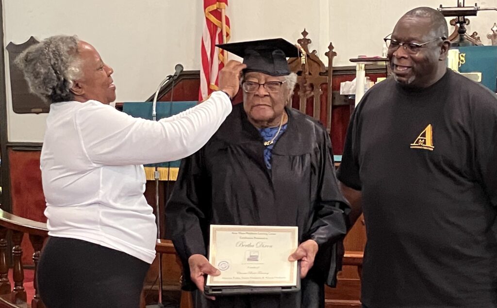 Senior students ‘graduate’ into computer literacy - Mon Valley Independent