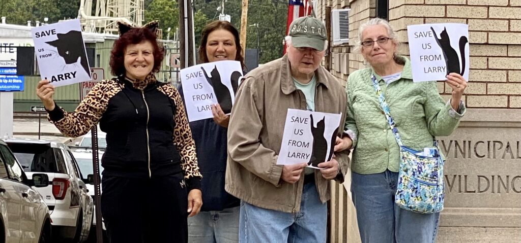 Cat fight in Charleroi - Mon Valley Independent