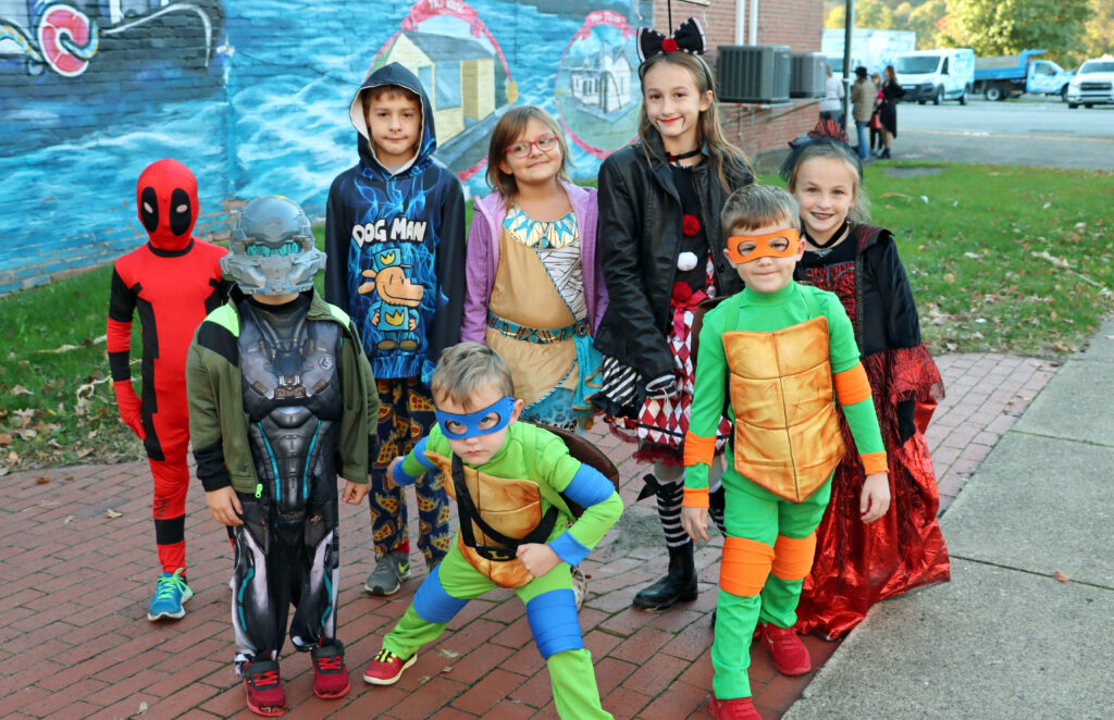 Super heroes and more at Elizabeth parade - Mon Valley Independent