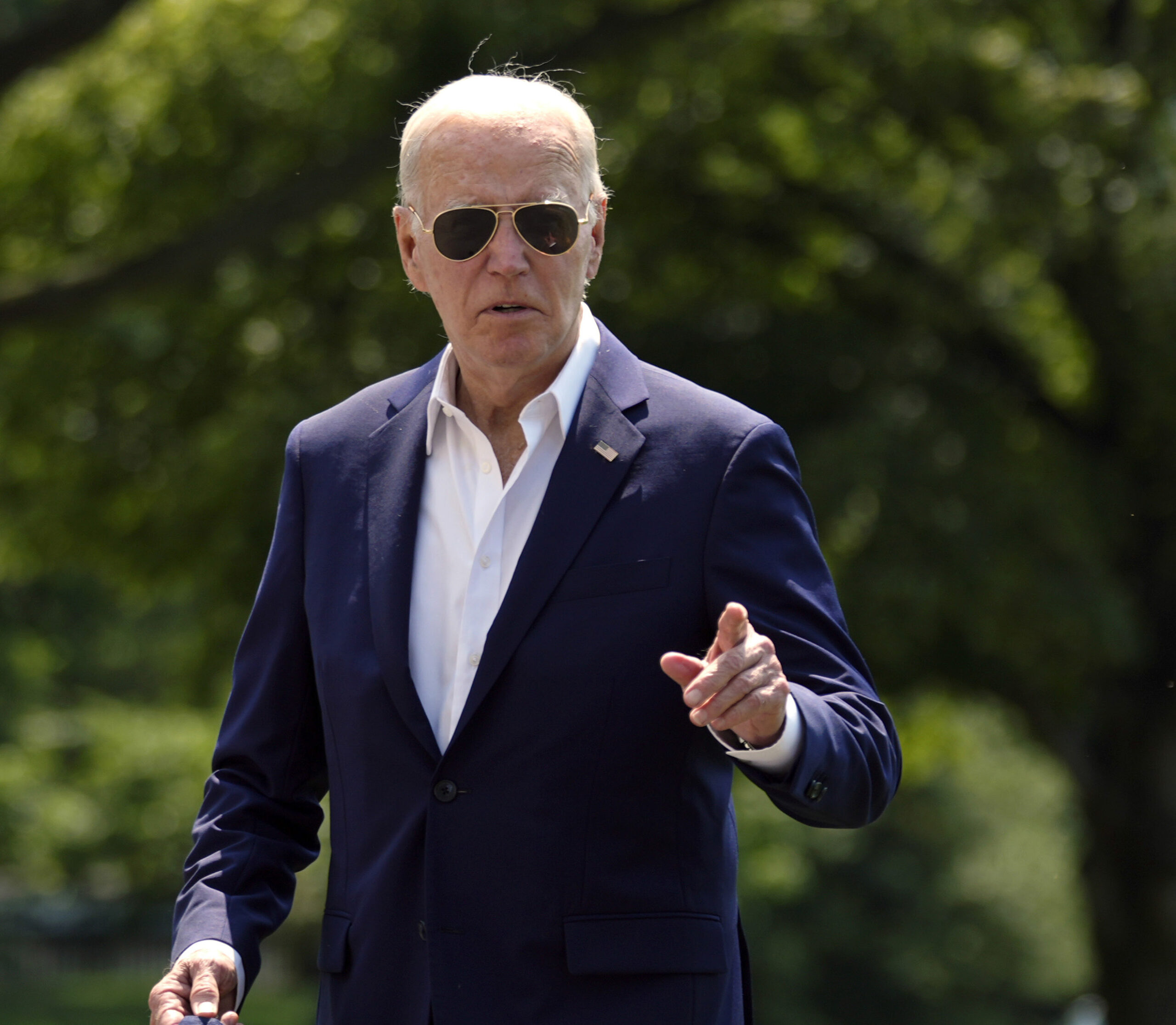 Biden unveils plan for Supreme Court changes, says U.S. stands at ...
