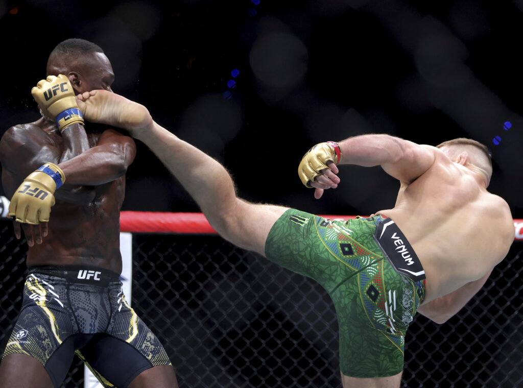 South Africa’s du Plessis retains UFC middleweight title - Mon Valley ...