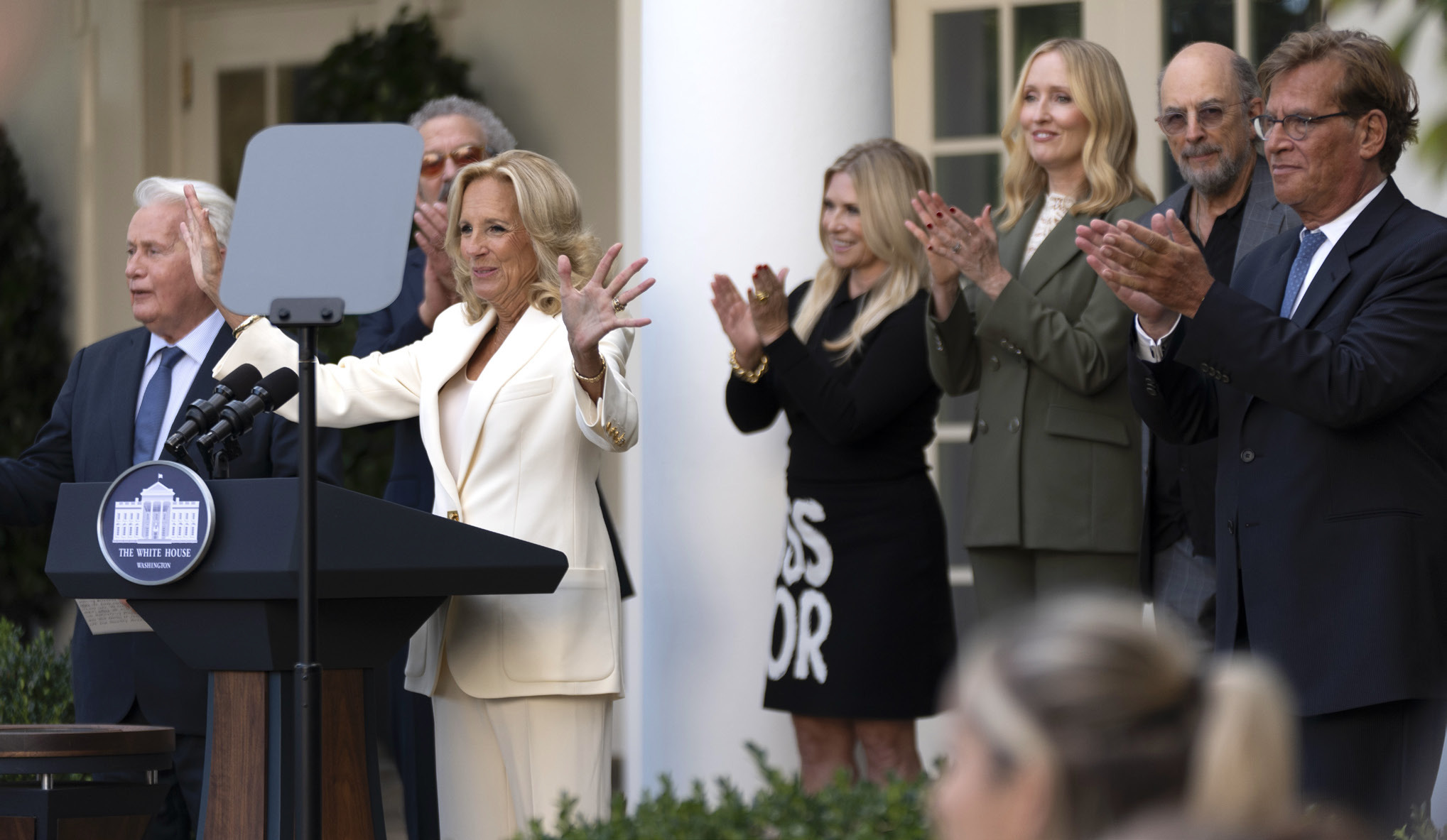 ‘The West Wing’ cast visits White House for 25th anniversary party ...