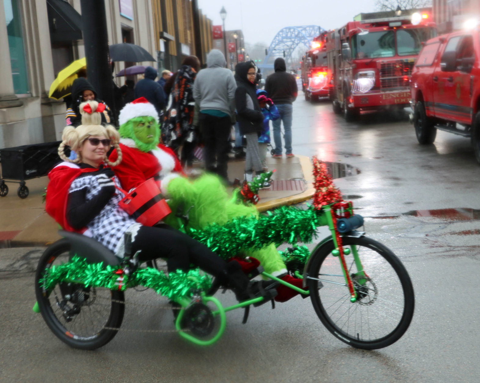 McKeesport hosts annual Salute to Santa parade - Mon Valley Independent