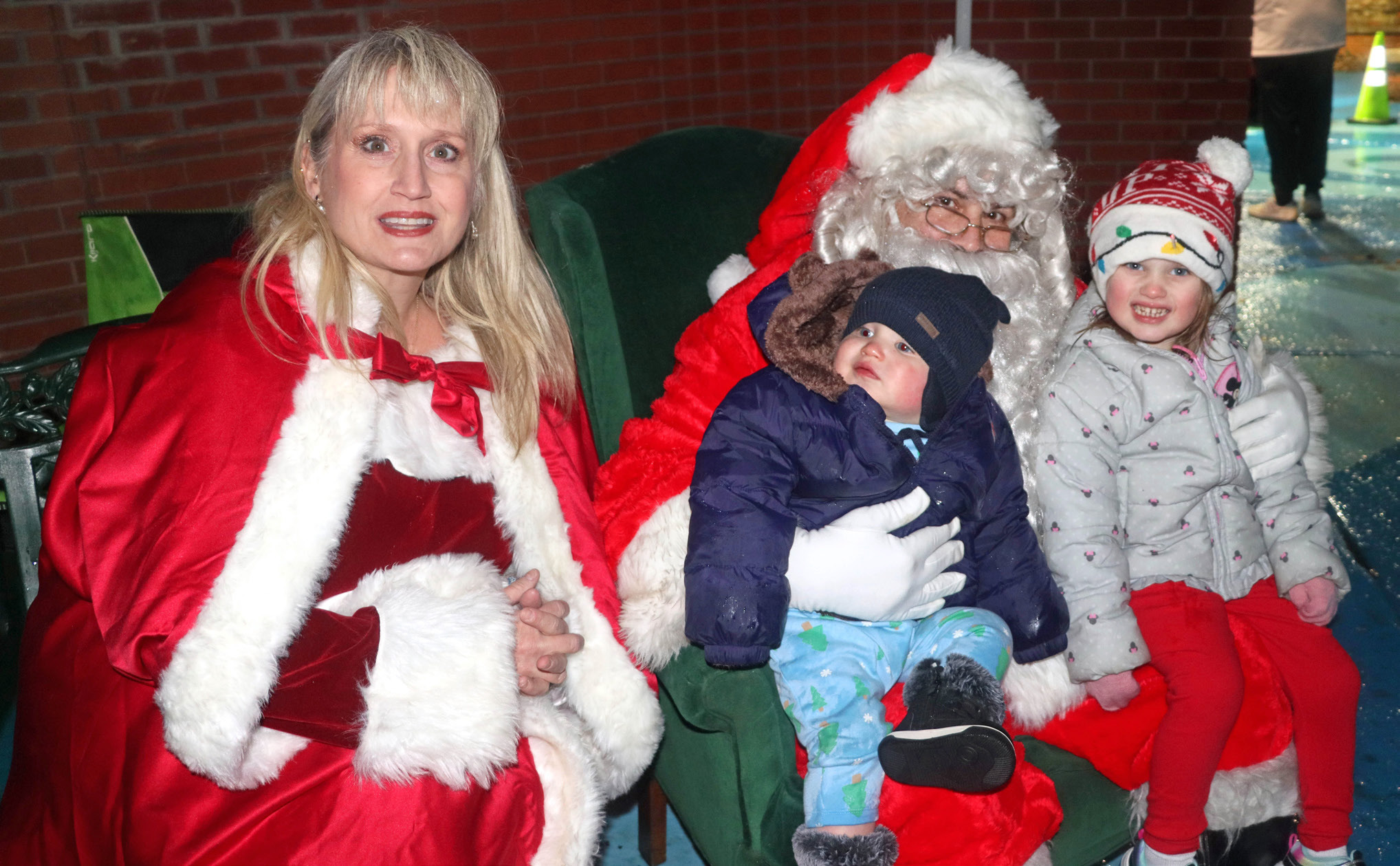 Monongahela welcomes holidays with Merry and Bright Night - Mon Valley ...