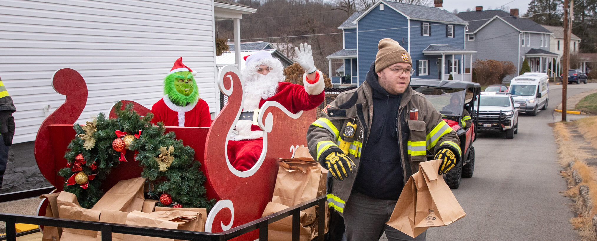 Special delivery by Santa, The Grinch and firefighters - Mon Valley ...