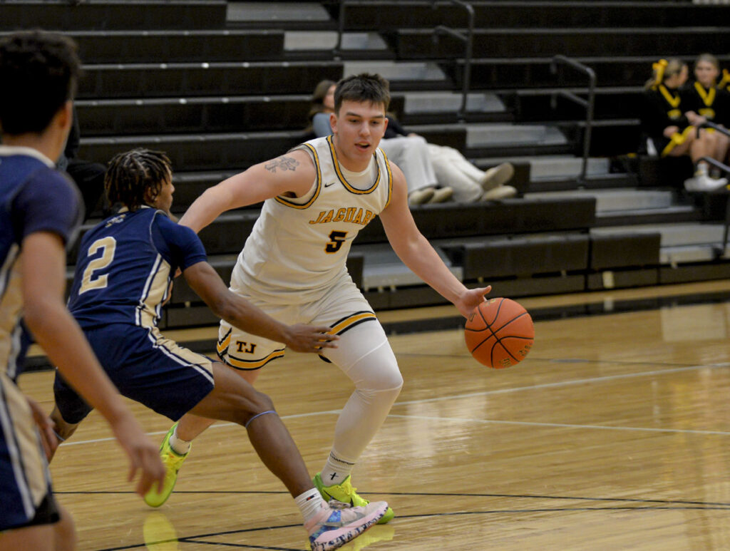 Jaguars top Rams; West Mifflin rallies past Derry - Mon Valley Independent