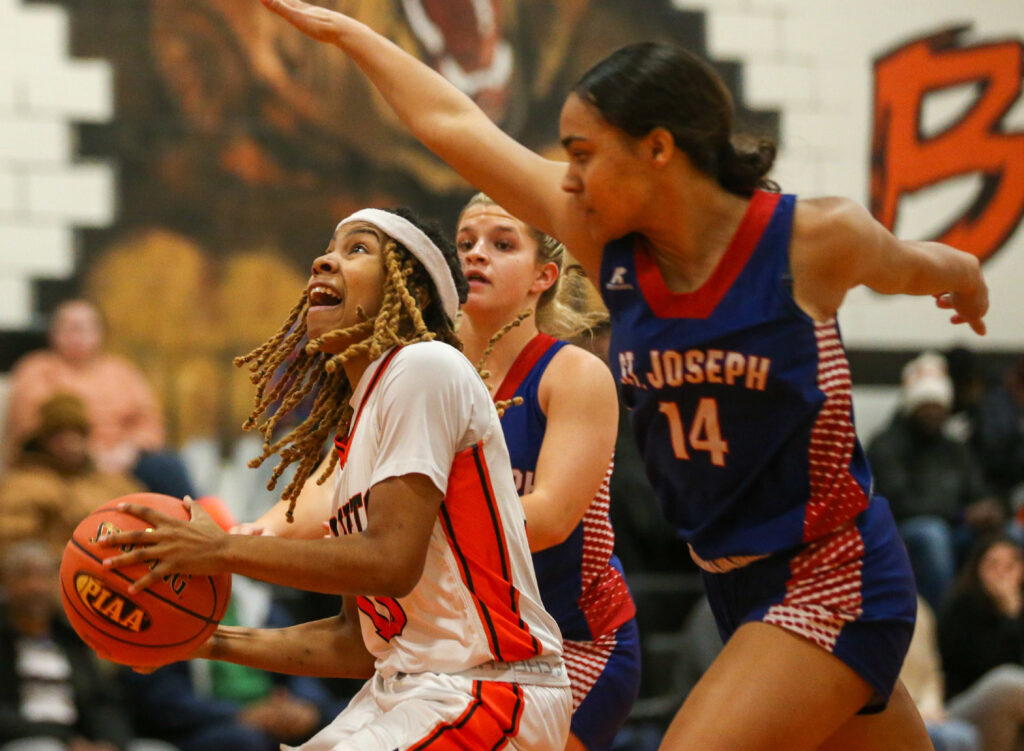 Wade drops 30 as Bears advance to semifinals - Mon Valley Independent