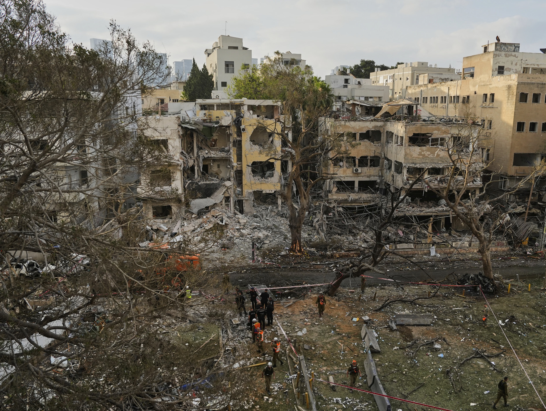 Iran missile attacks on Israel kill 8 - Mon Valley Independent