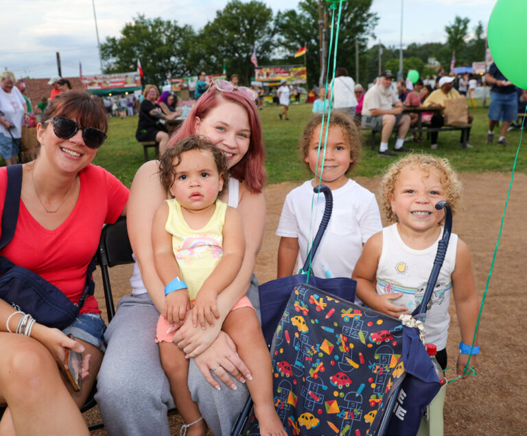 SCENES FROM INTERNATIONAL VILLAGE IN MCKEESPORT - Mon Valley Independent