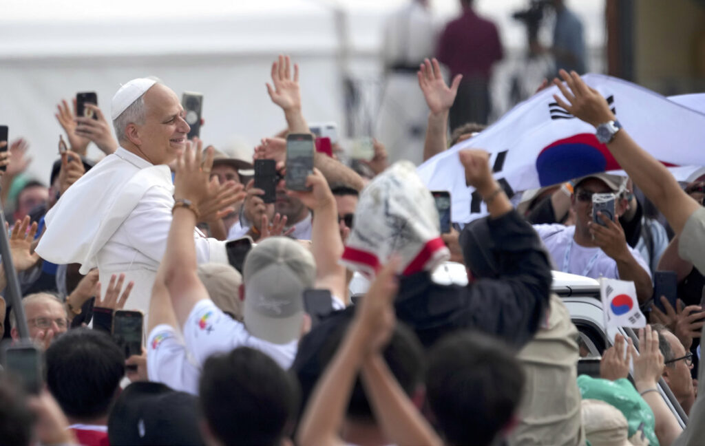 Pope tells 1 million Catholic youths that they are ‘the sign a ...