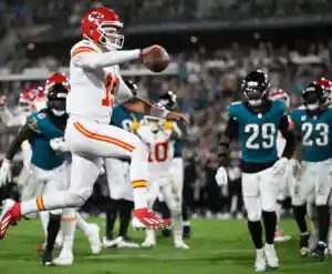 Pro Picks: Chiefs will beat Lions to end their streak - Mon Valley ...