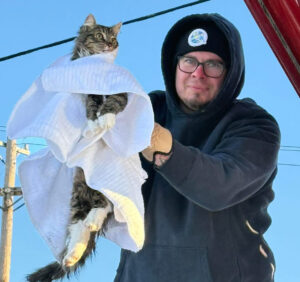 McKeesport firefighters rescue cat stuck in tree - Mon Valley Independent