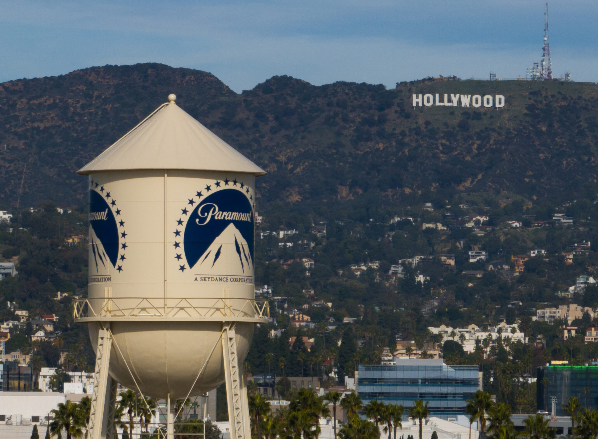 Netflix and Paramount are fighting over Warner Bros. Discovery - Mon ...