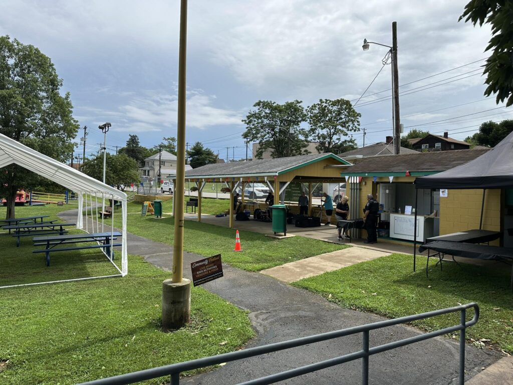 Progress being made through Jefferson Hills on Mon-Fayette Expressway ...