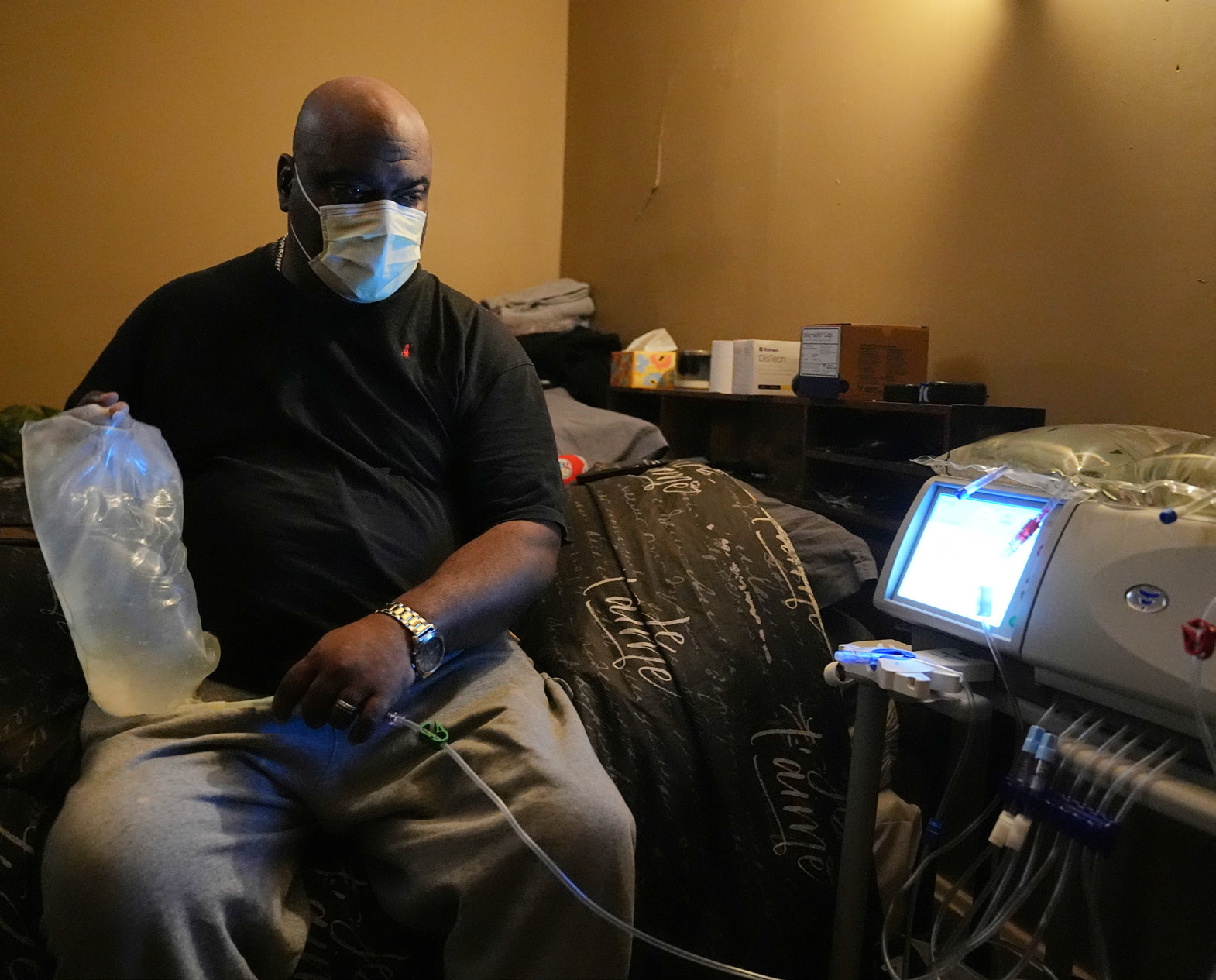 To find living donors for kidney transplants, a pilot program turns to ...