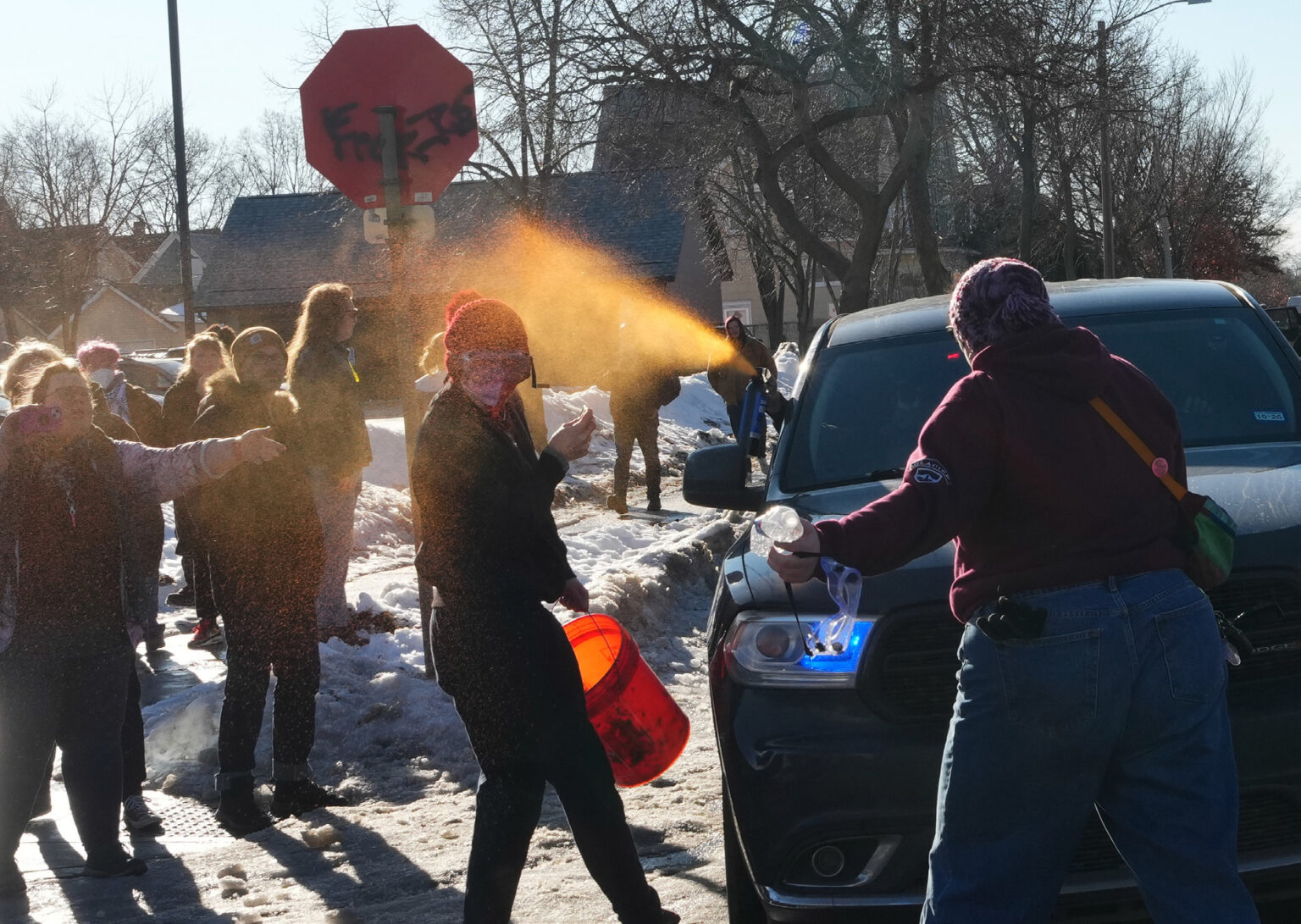 Minnesota protesters, agents continue to square off while prosecutors ...