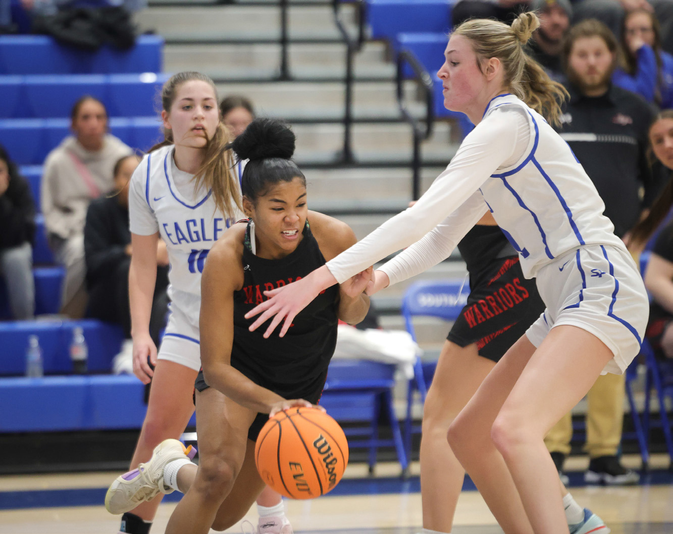 Warriors pull into tie for first place - Mon Valley Independent