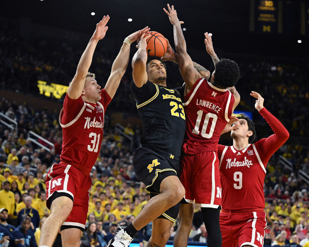 Are players treated like zoo animals? Swiatek thinks so - Mon Valley ...