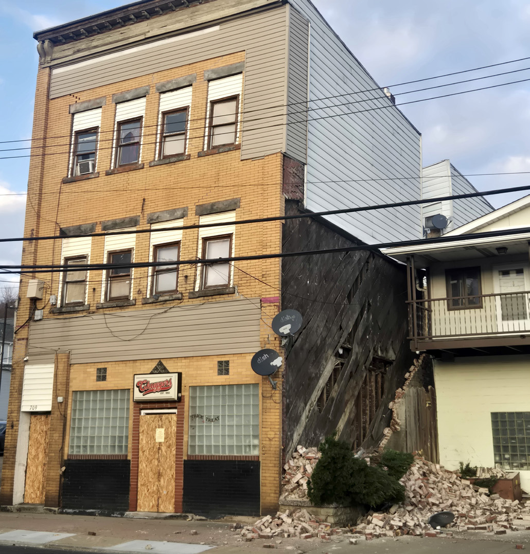 Collapsing building threatens Glassport - Mon Valley Independent